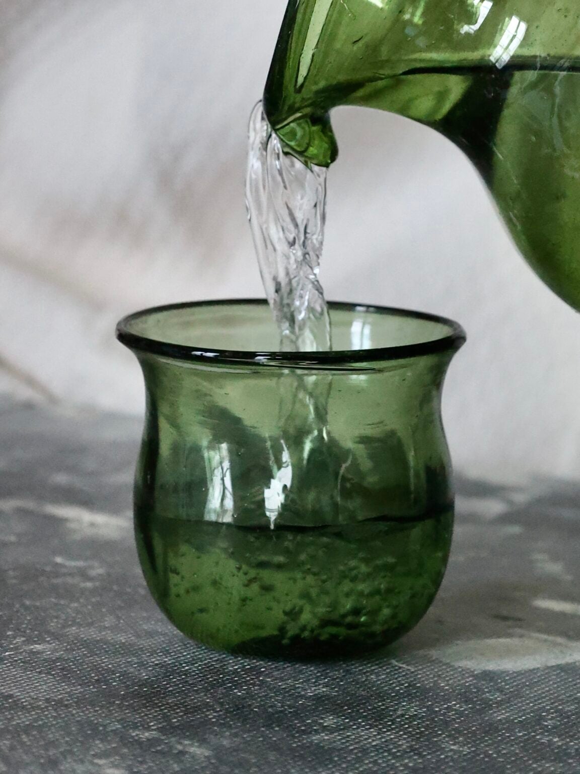 Pocula Vert Fumé - La Soufflerie - Mouth-blown from recycled glass